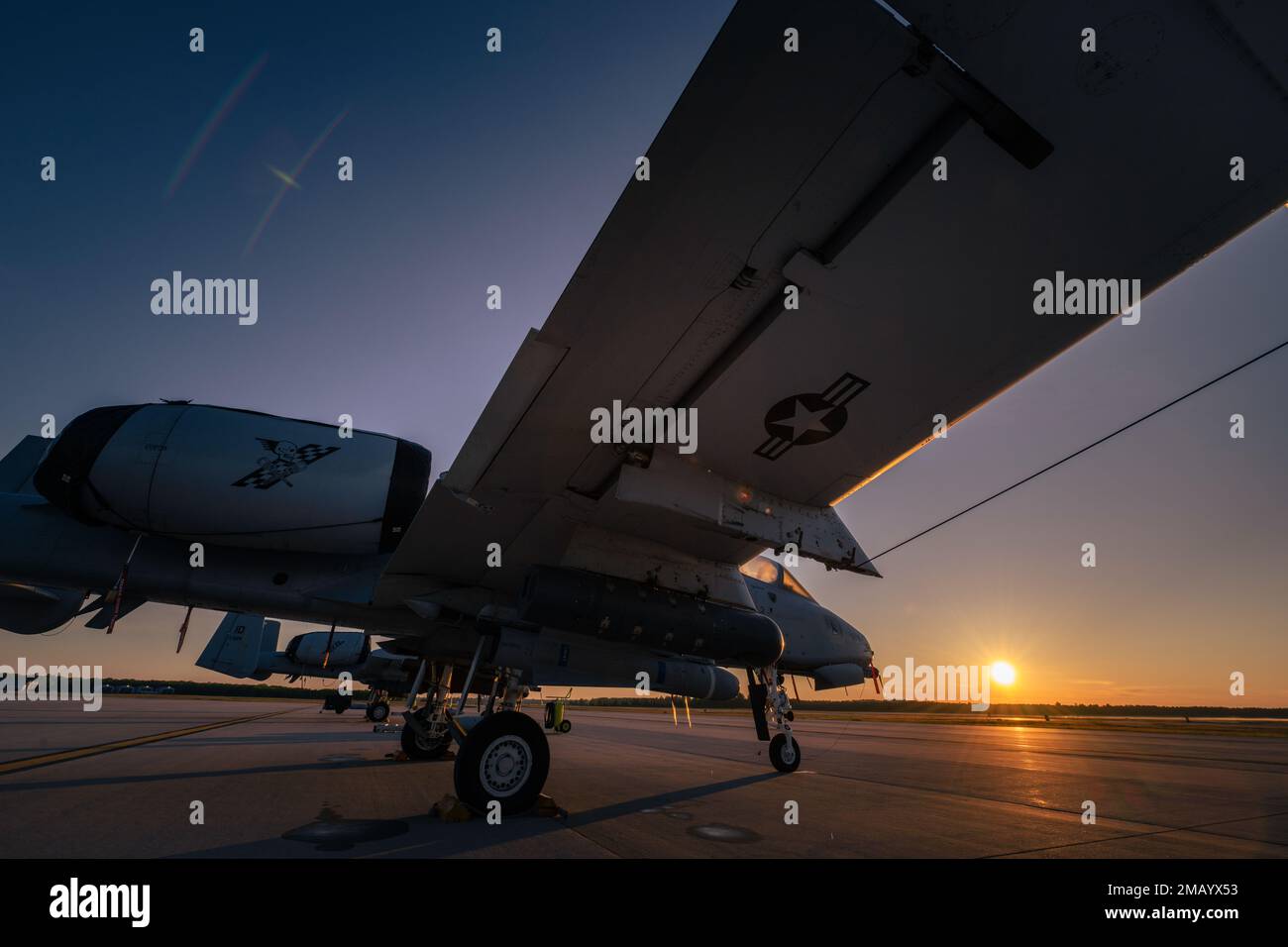 USA Air Force C-130 Hercules Flugzeug vom 130. Airlift Wing, McLaughlin ...