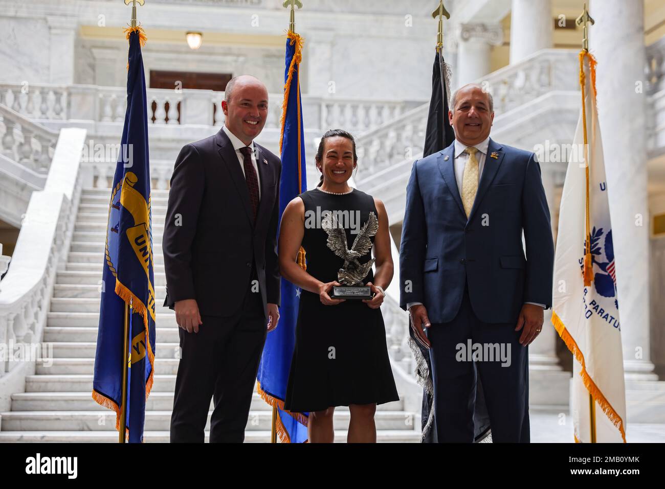 Regierung Spencer Cox, Left, und Gary Harder, Abteilung für Veteranen ...