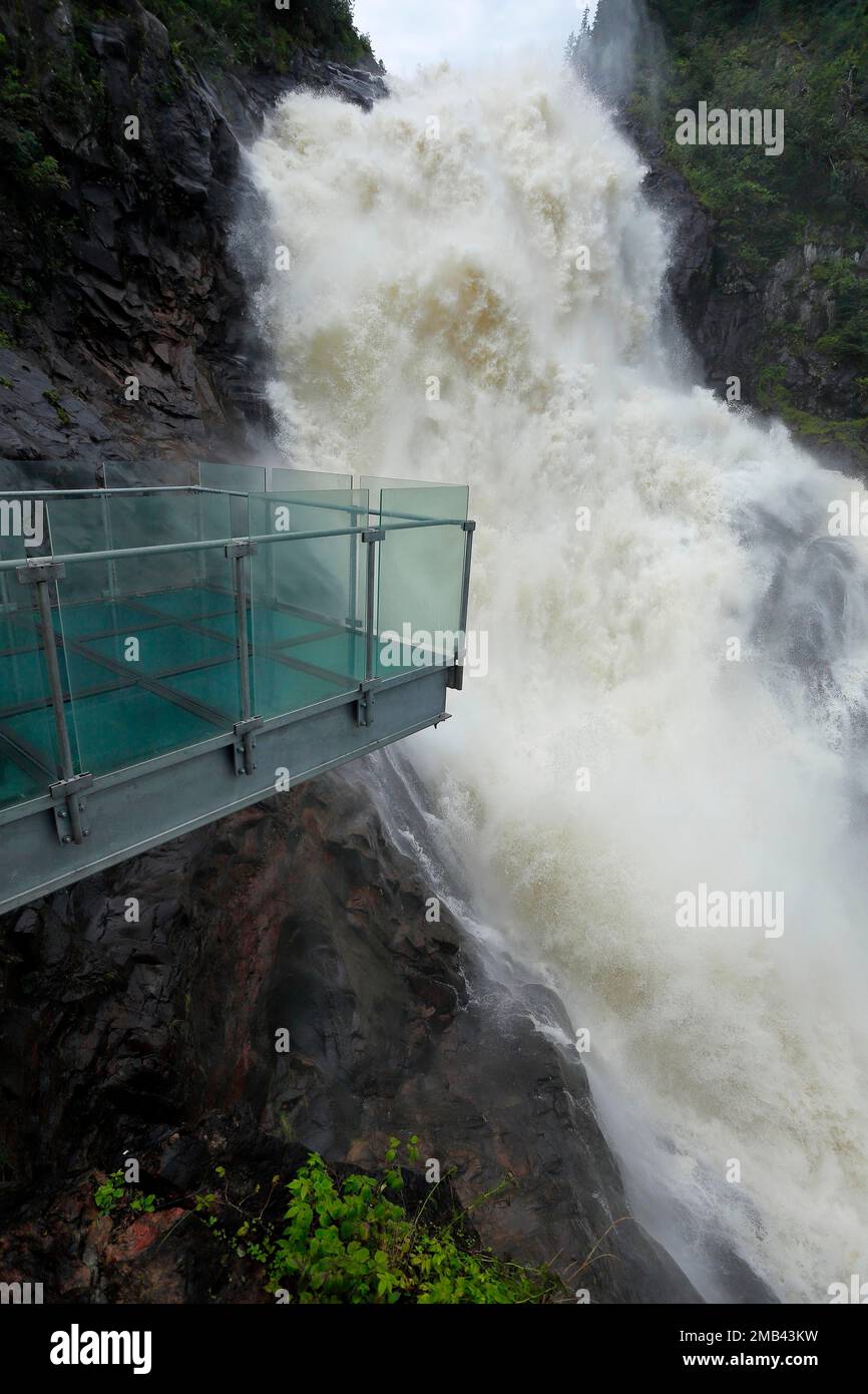 Wasserfall, Ouiatchouan Falls, Aussichtsplattform, Val Jalbert, Provinz ...