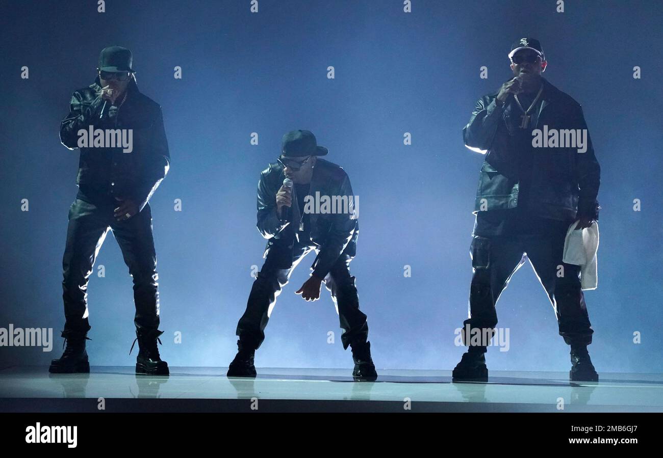 K-Ci, from left, Dalvin DeGrate and Joel Hailey of Jodeci perform a ...
