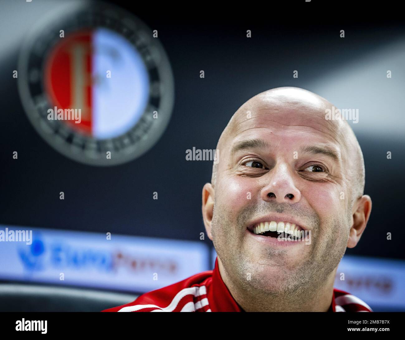 ROTTERDAM - Trainer Arne Slot von Feyenoord blickt in einer ...