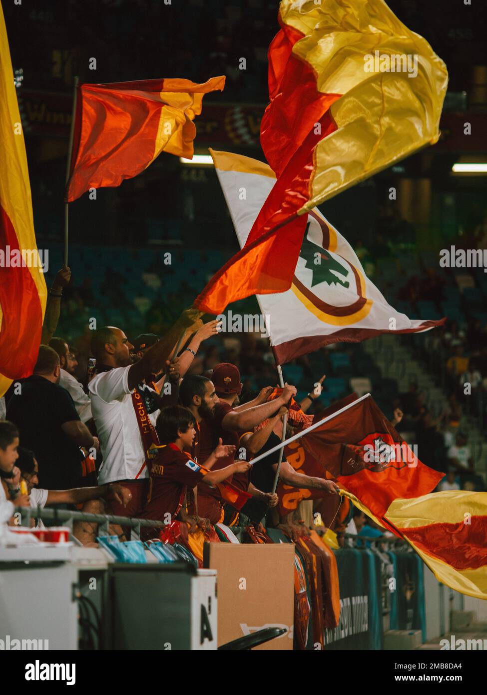 Roma sportfans -Fotos und -Bildmaterial in hoher Auflösung – Alamy