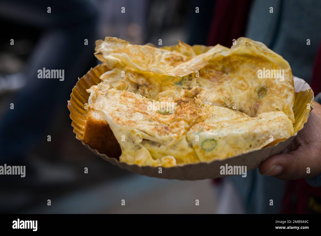 Indisches frittiertes brot -Fotos und -Bildmaterial in hoher Auflösung ...