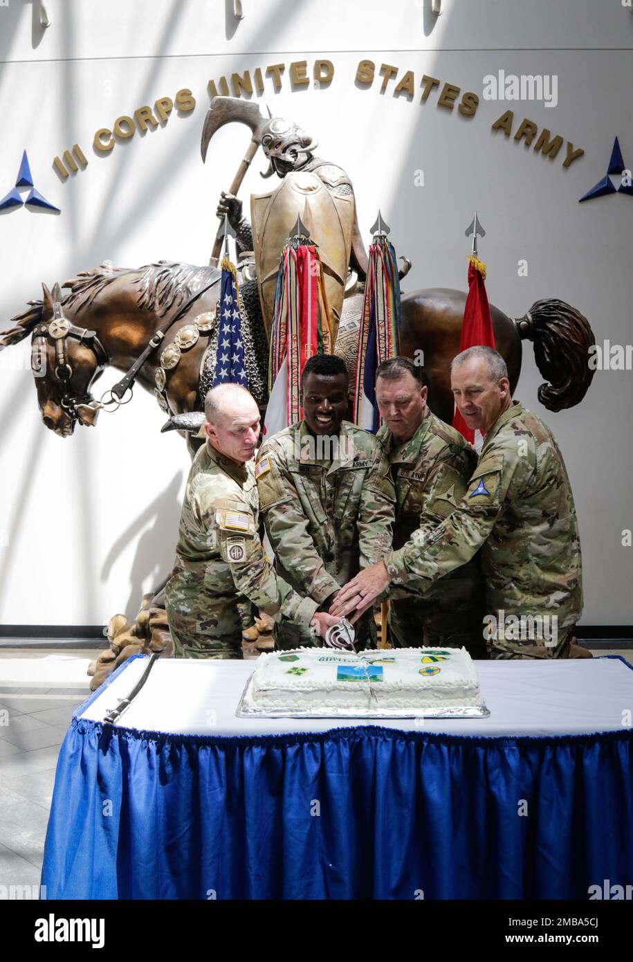 Das III. Armored Corps feiert die USA Army's 247. Birthday mit einer ...
