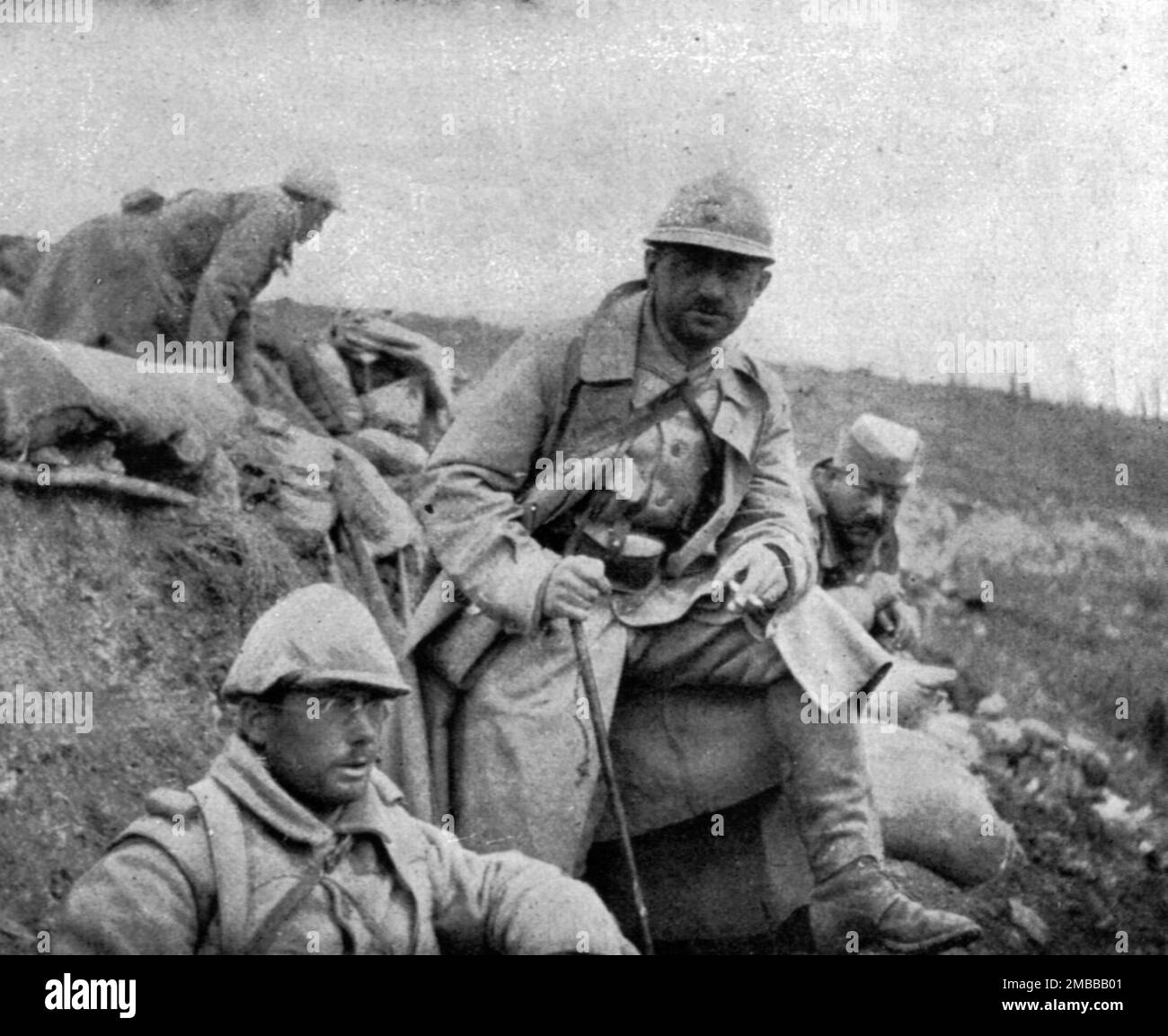 "La reprise du bois de la Caillette; Attendant la releve", 1916. Aus ...