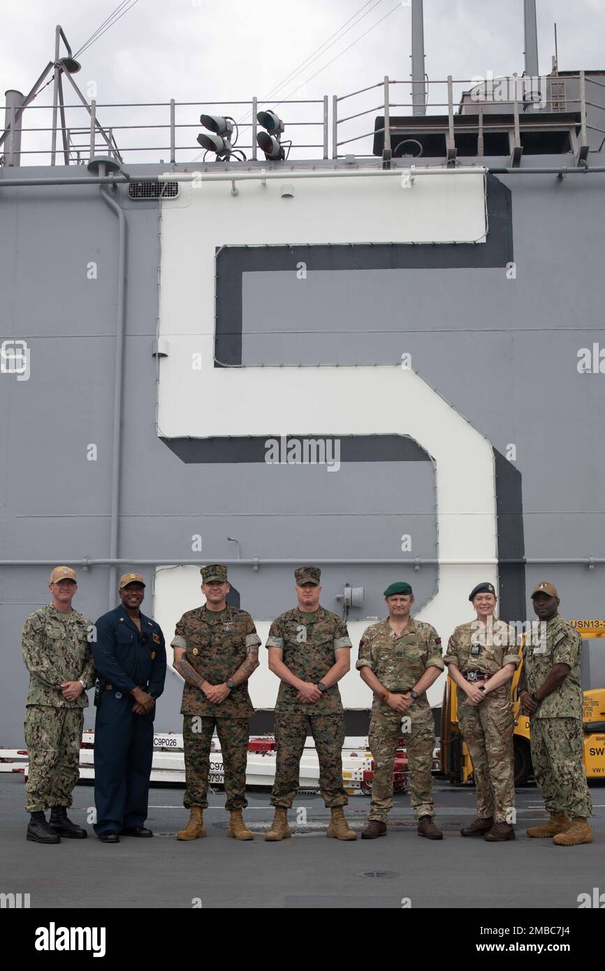 220614-N-OG067-1114 NORFOLK VA. (14. Juni 2022) - Generalstabschef ...