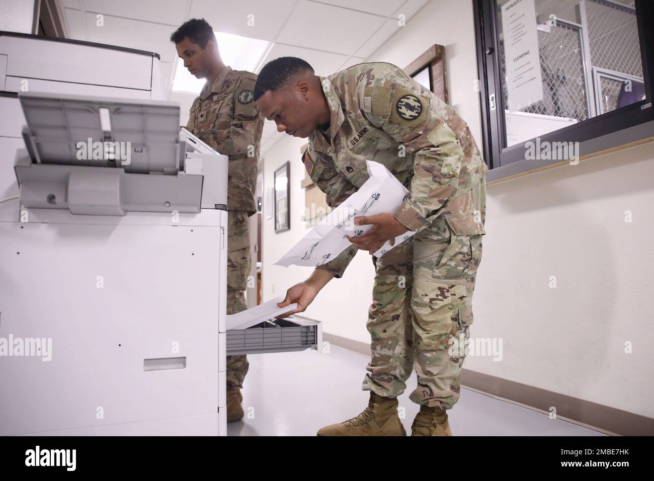 Staff Sgt. Brandon Hearon, der Supply Sergeant der 401. Military Police ...