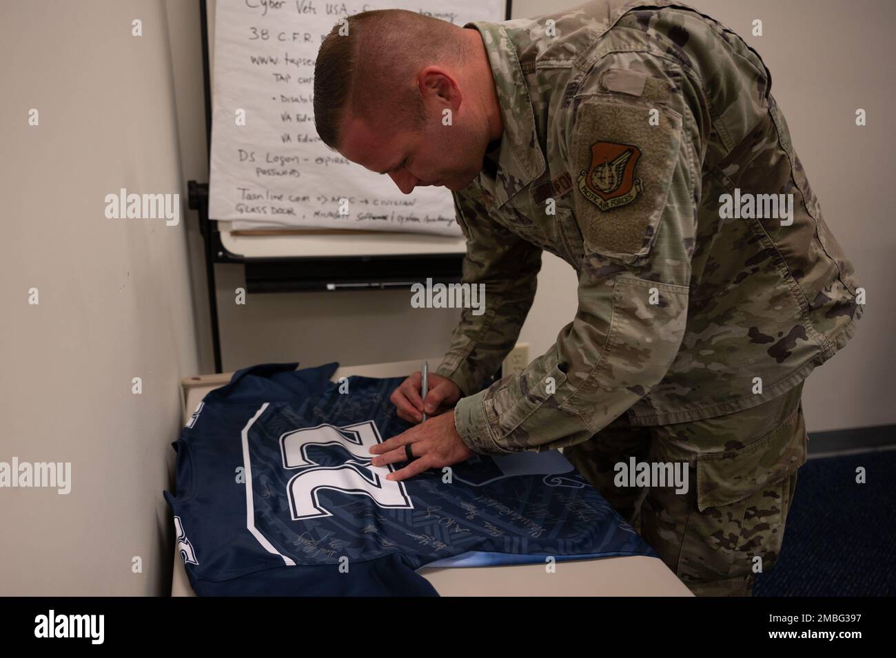 USA Air Force Master Sgt. Christopher Olson, Flight Chief of Financial ...