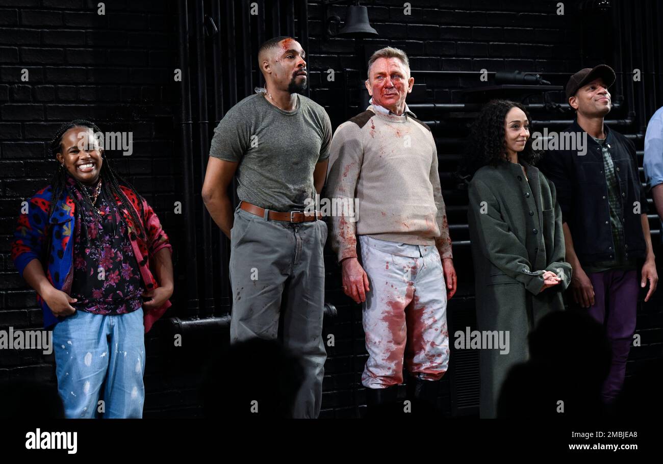 Actors Bobbi MacKenzie, left, Grantham Coleman, Daniel Craig, Ruth ...