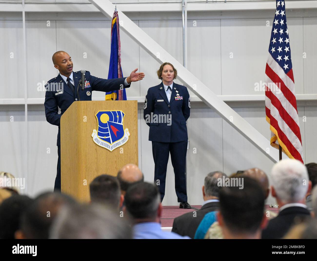 Oberst Randel Gordon, Commander, Arnold Engineering Development Complex ...