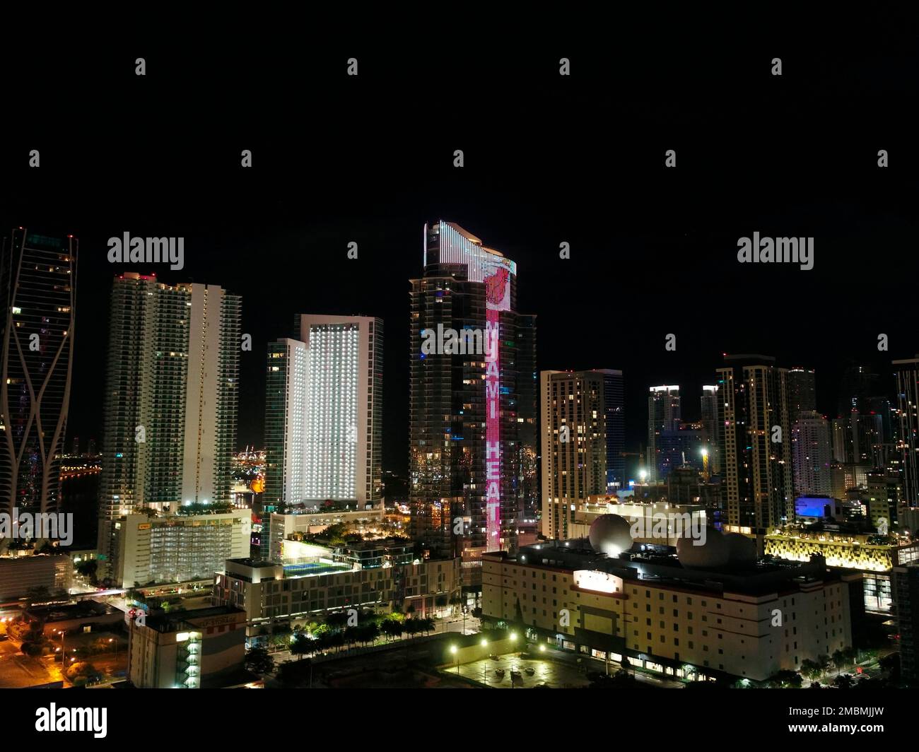 IMAGES DISTRIBUTED FOR PARAMOUNT MIAMI WORLDCENTER - South Florida's ...