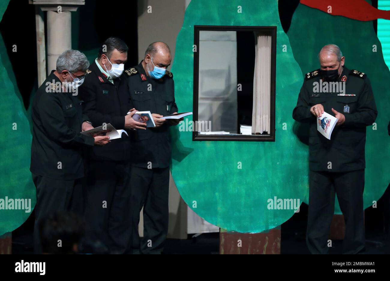 From left to right, head of Iran's expeditionary Quds Force, Gen ...