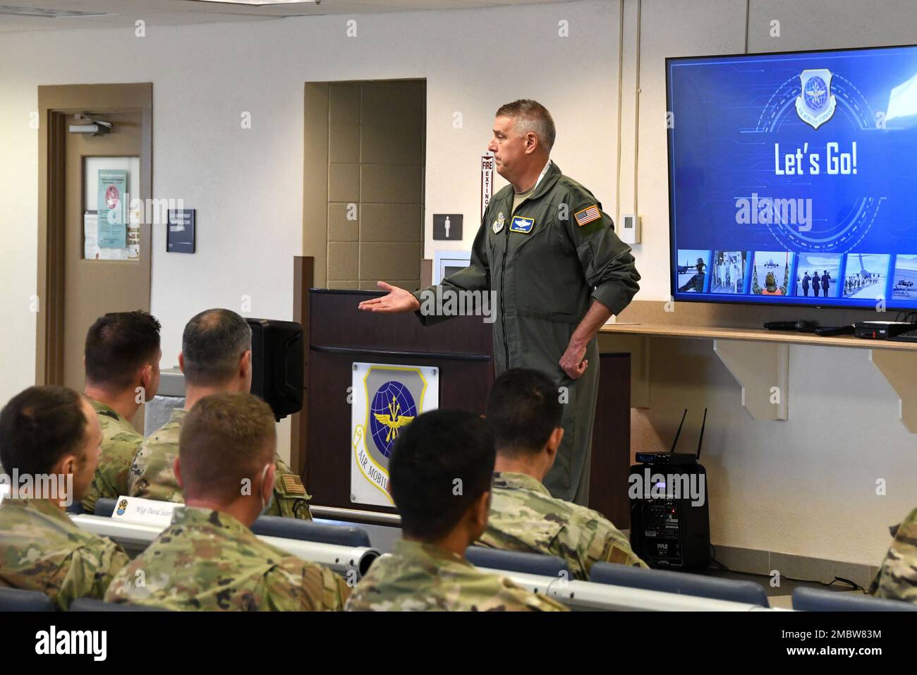 USA Air Force General Mike Minihan, Left, Air Mobility Command ...