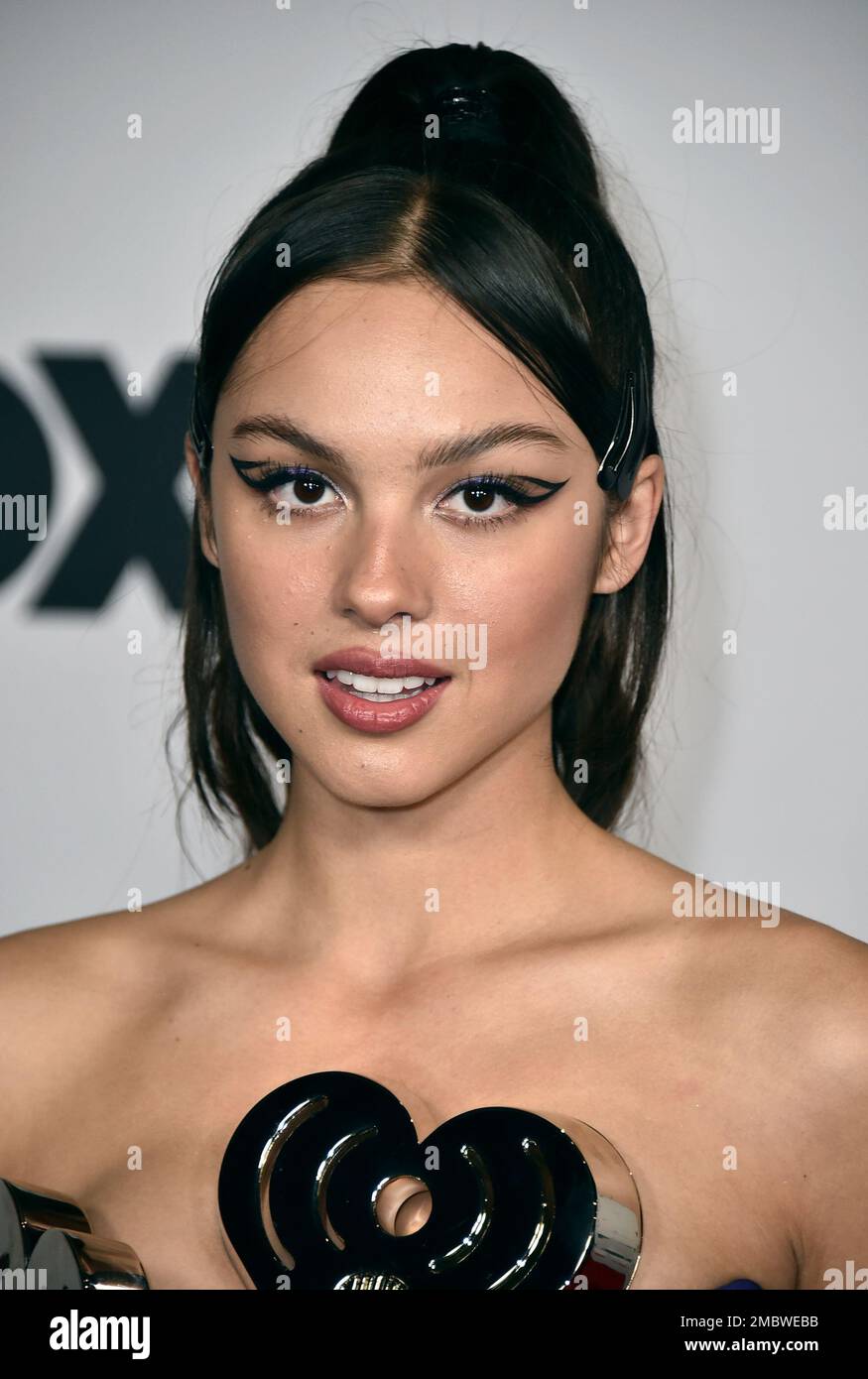 Olivia Rodrigo, winner of the awards for female artist of the year ...