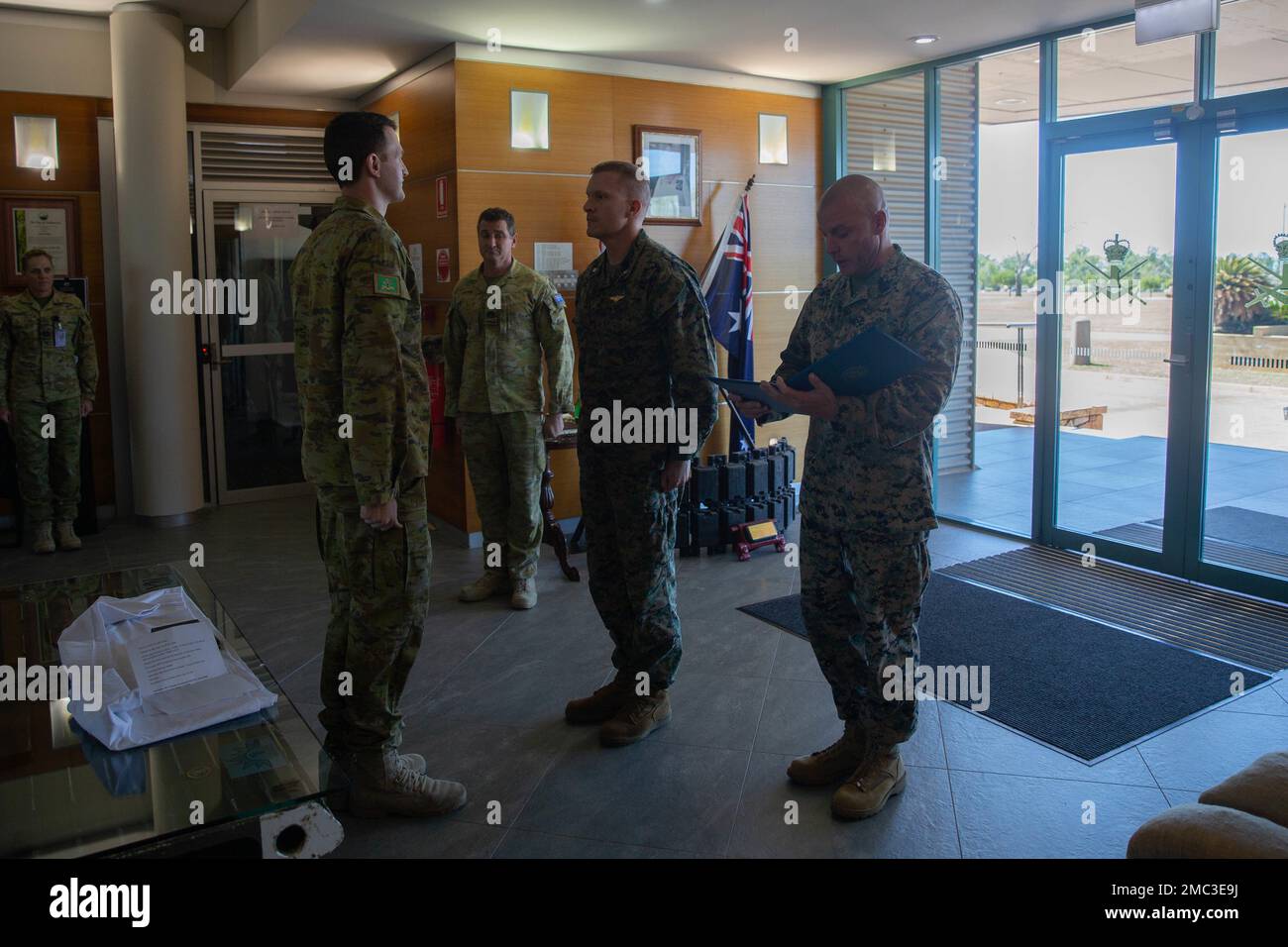 USA Oberstleutnant Duncan French (Zentrum) des Marine Corps ...