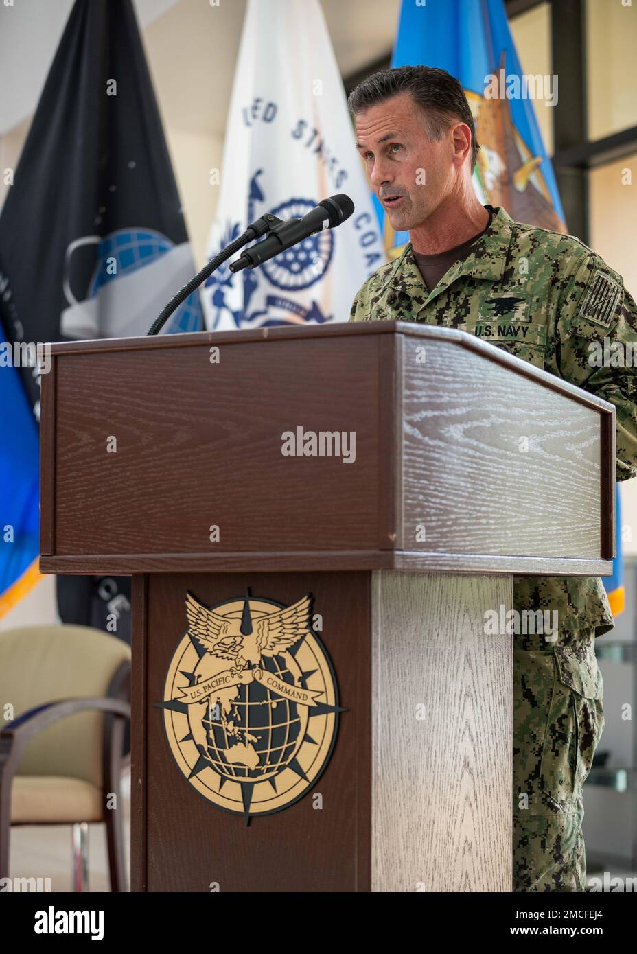 Fleet master chief david isom -Fotos und -Bildmaterial in hoher ...