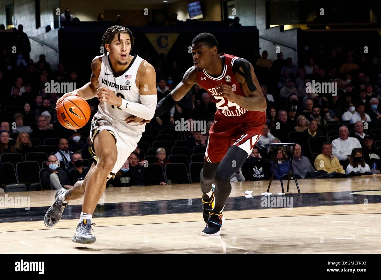 Vanderbilt forward Myles Stute (10) drives past South Carolina forward ...