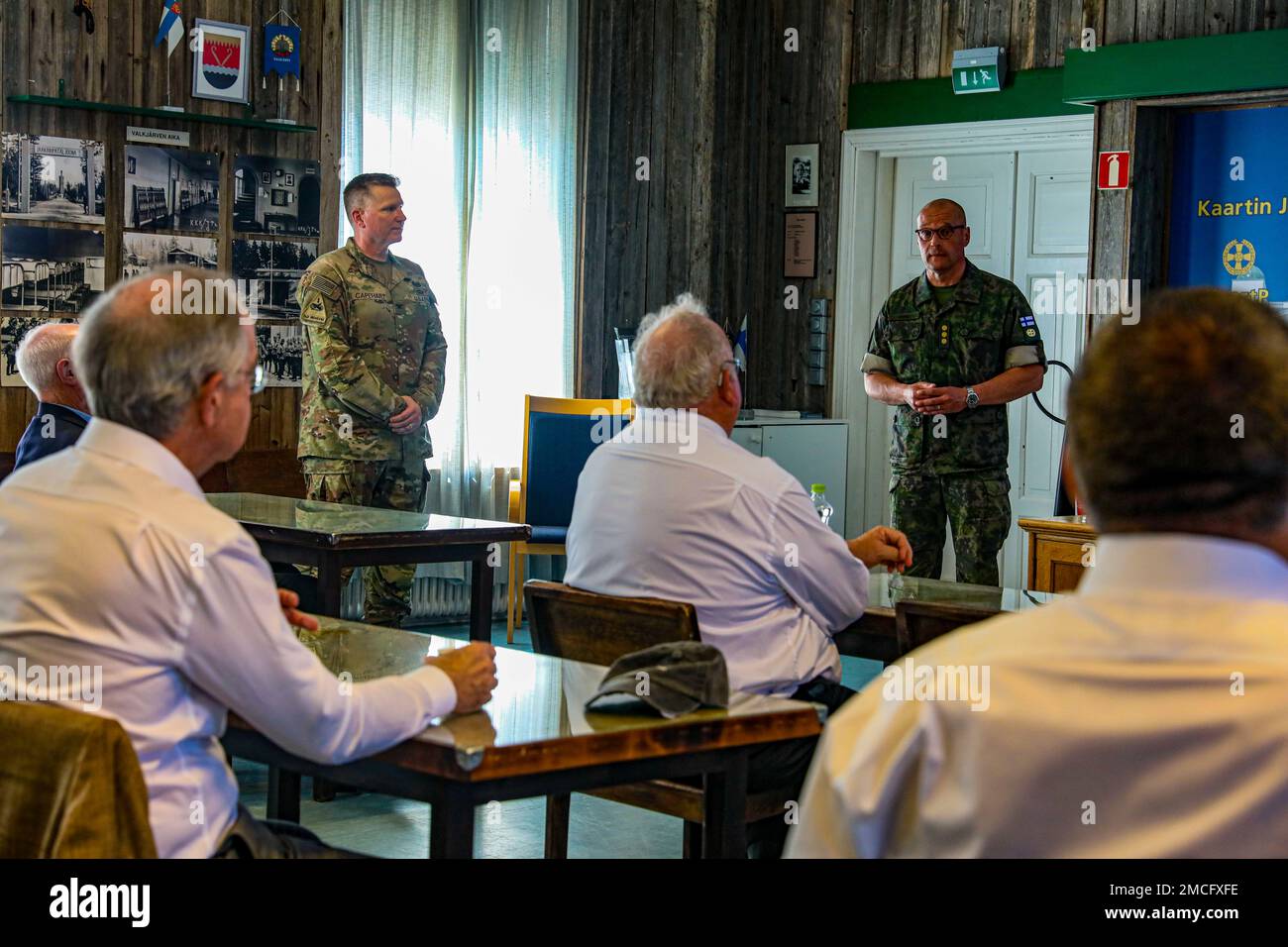 USA Oberst Stephen Capeheart, Left, Befehlshaber des 3. Brigaden ...