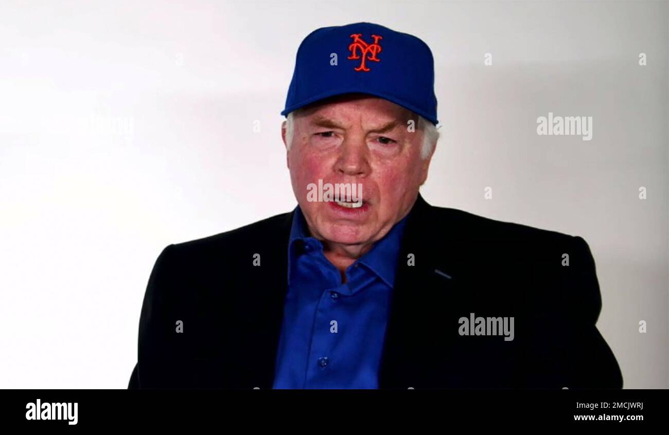 This still image from video shows New York Mets manager Buck Showalter ...