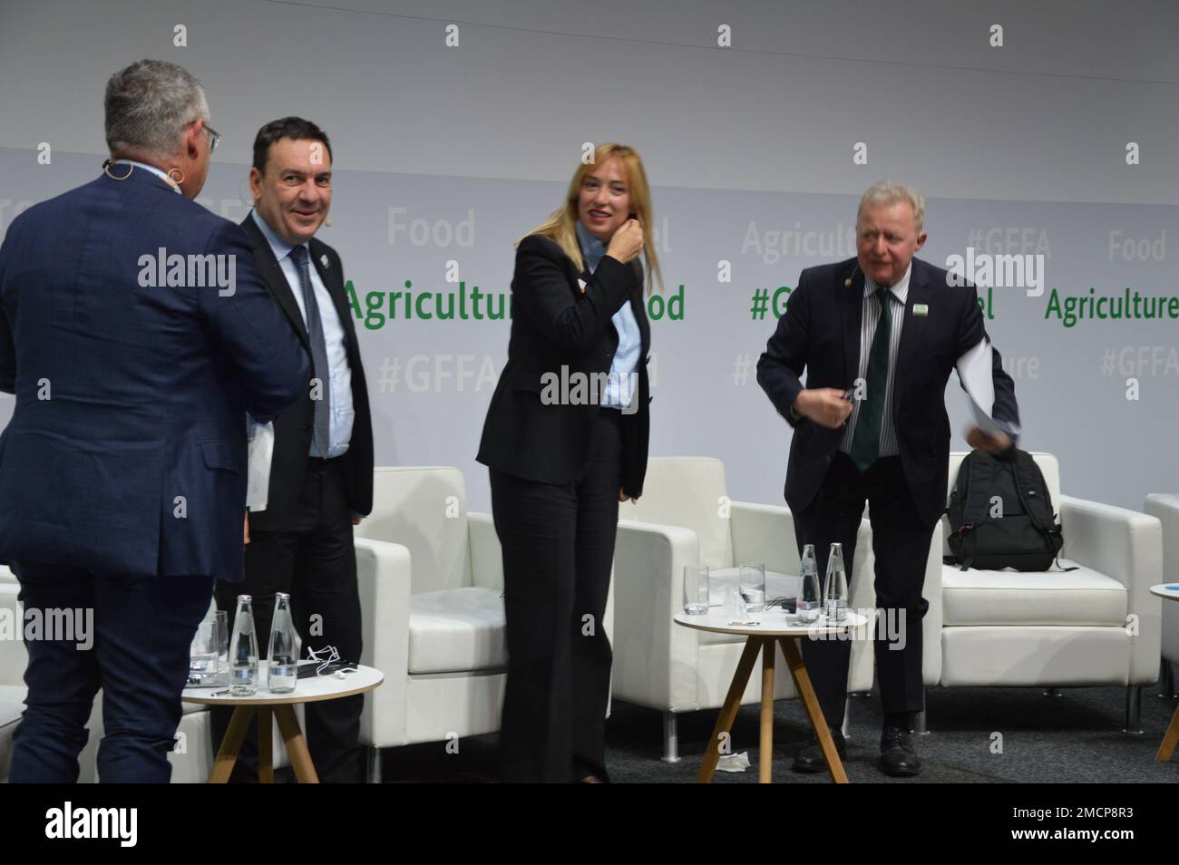 Jean marie paugam -Fotos und -Bildmaterial in hoher Auflösung – Alamy