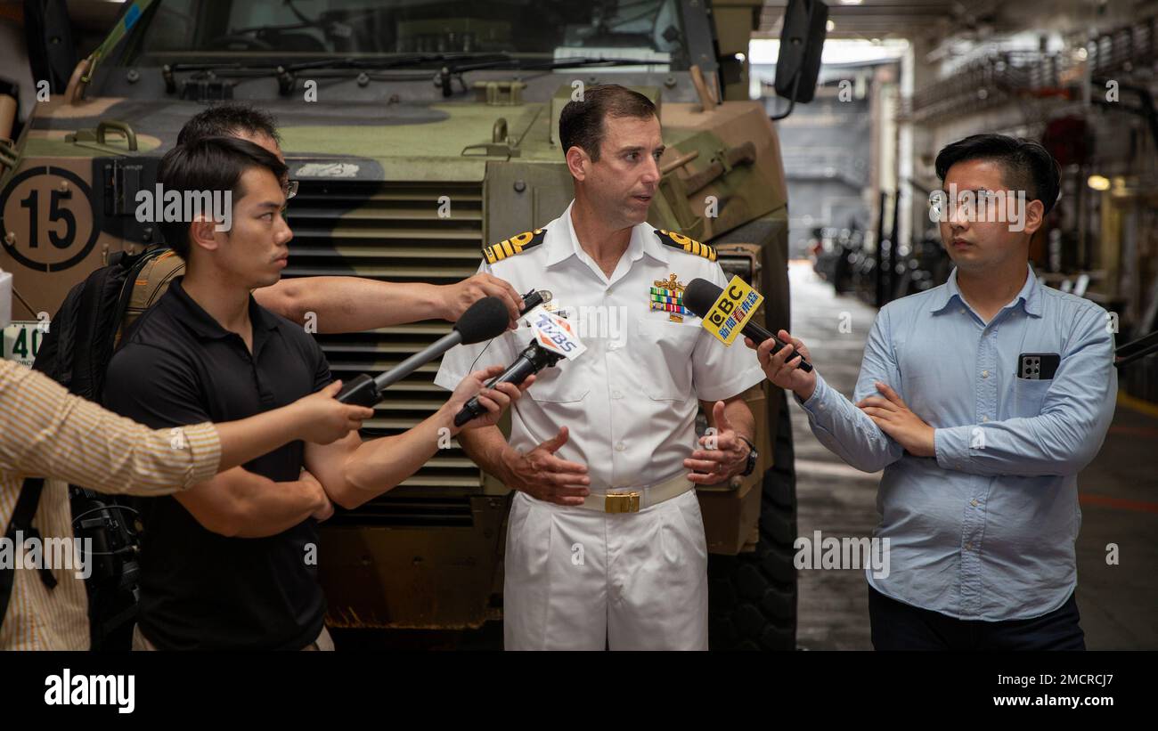 PEARL HARBOR (8. Juli 2022) - der befehlshabende Offizier der Royal ...