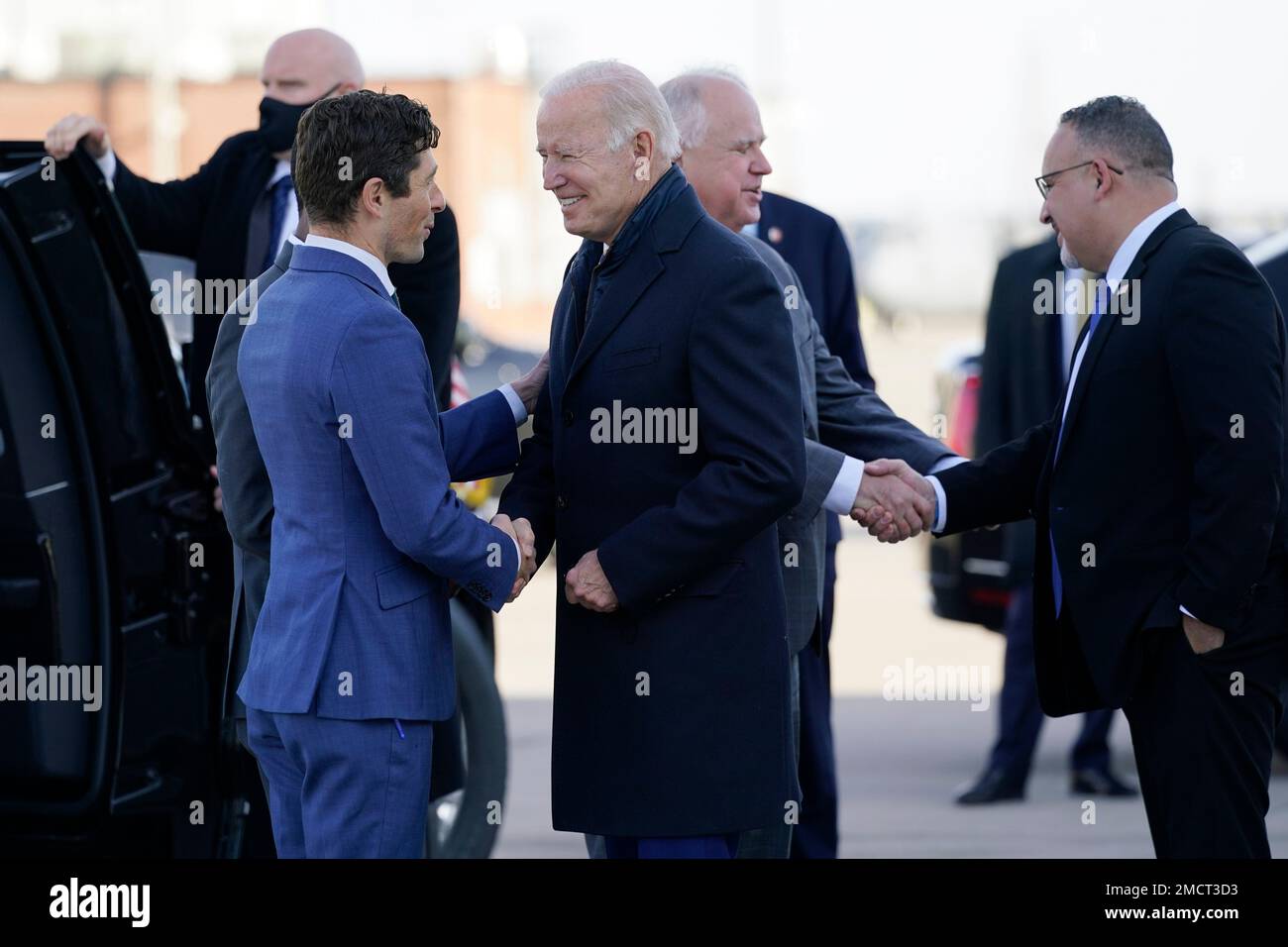 Minneapolis Mayor Jacob Frey, left, and St. Paul Mayor Melvin Carter ...