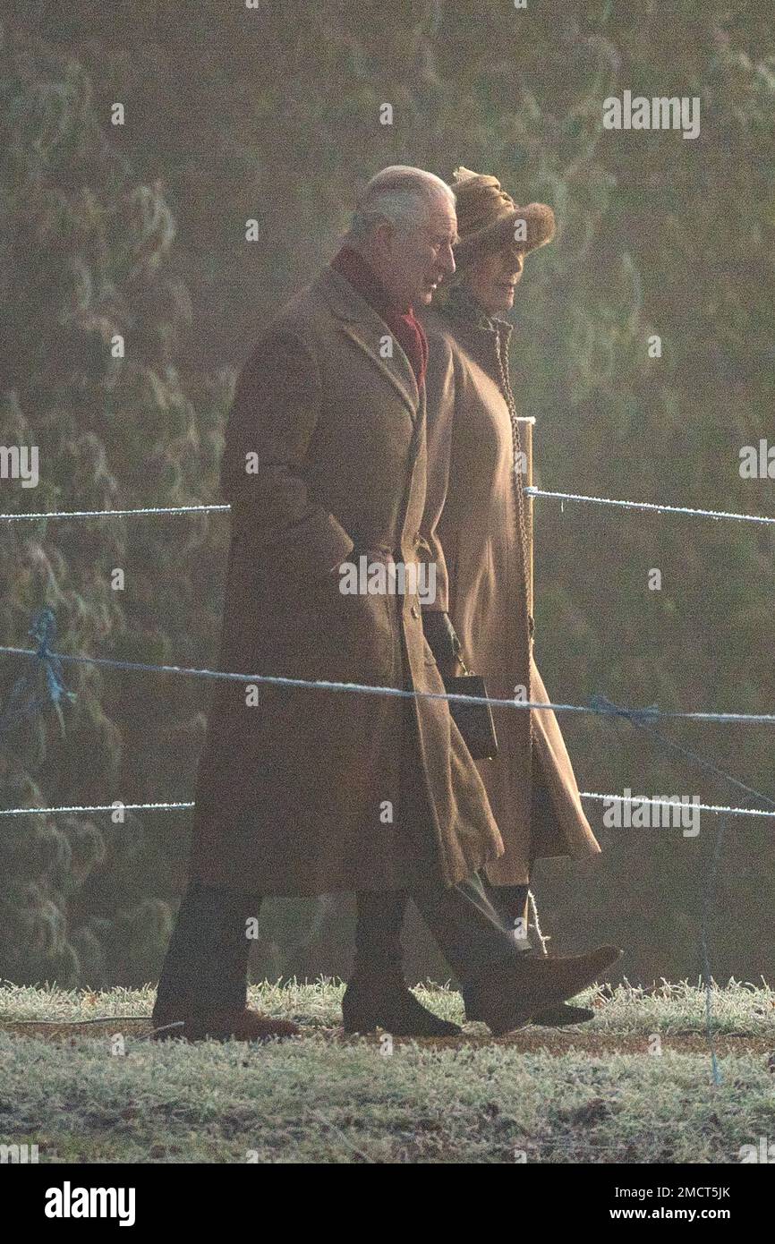 König Karl III. Und der Königsgemahl kommen zu einem Gottesdienst in ...