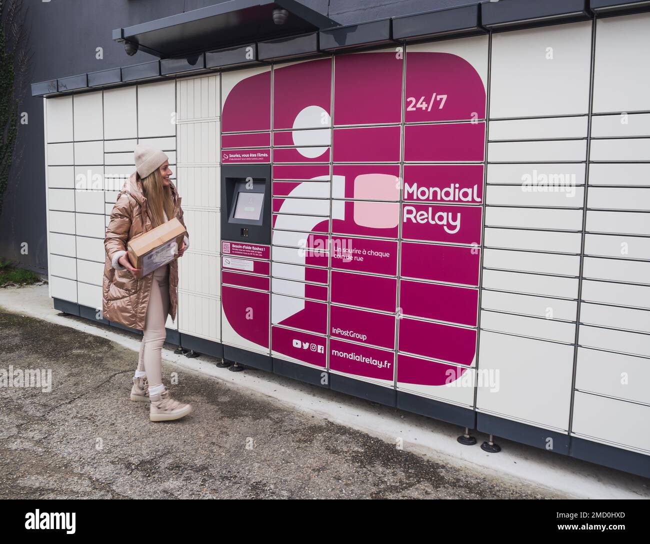 Inpost frankreich -Fotos und -Bildmaterial in hoher Auflösung – Alamy