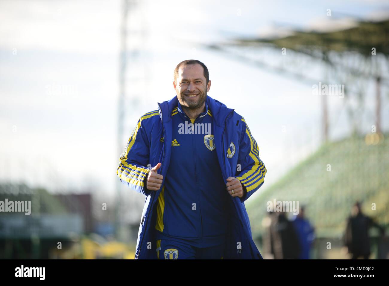 Petrolul fara transferuri -Fotos und -Bildmaterial in hoher Auflösung ...