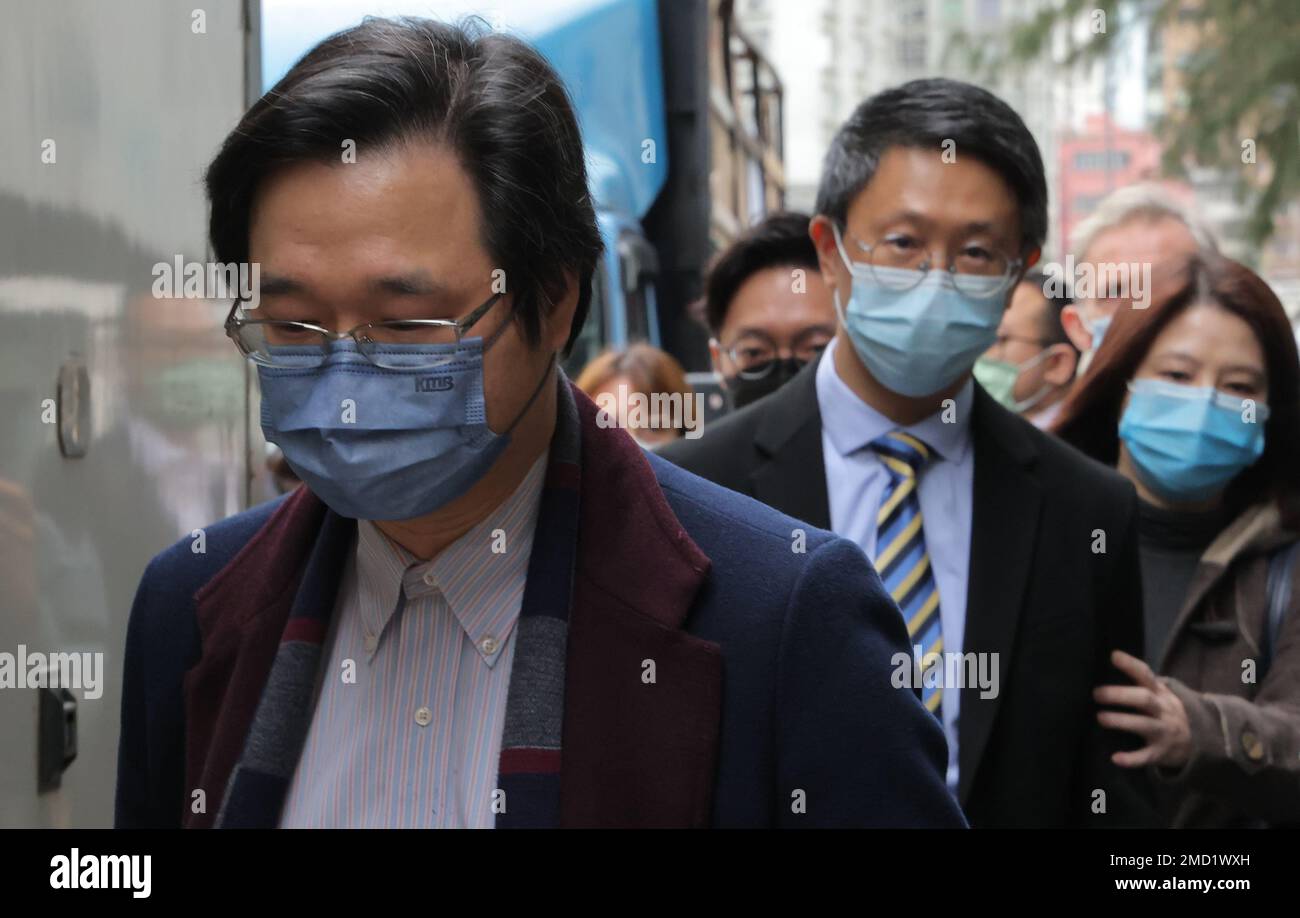 Chan Siu-kim (links) und Lam Chi-kwan (Mitte), Ärzte des United ...