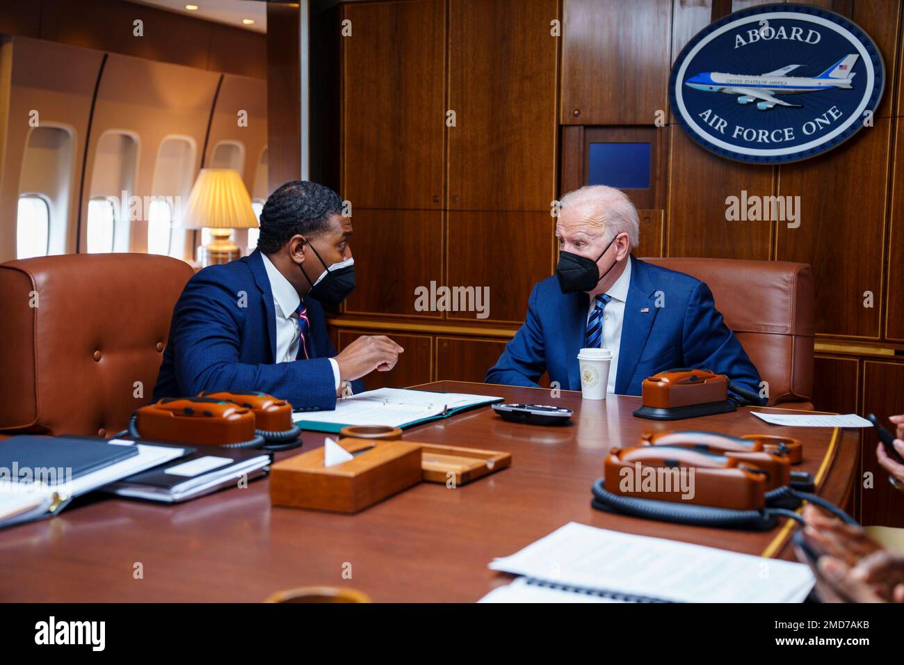 Bericht: Präsident Joe Biden spricht mit dem EPA-Administrator Michael ...