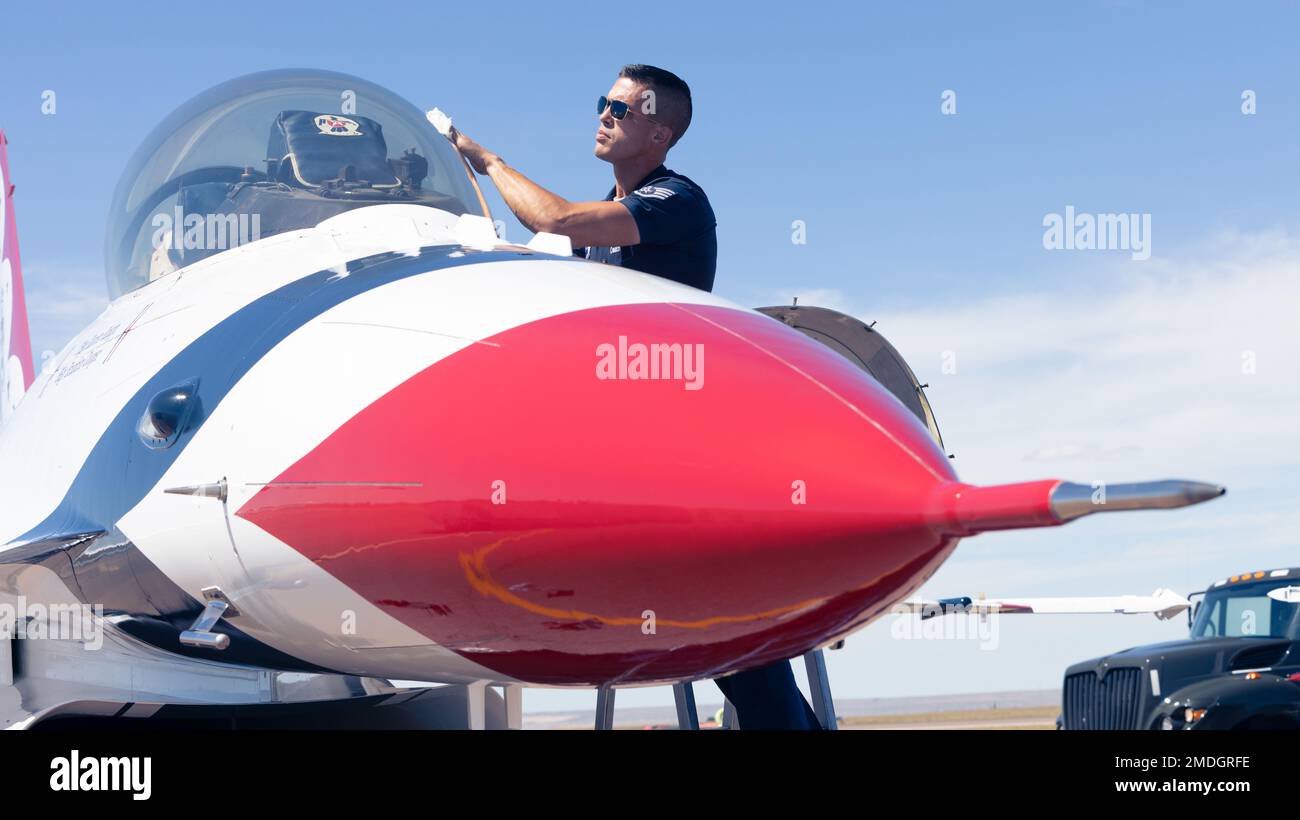 Die USA Air Force Air Demonstration Squadron 'Thunderbirds' Aircraft ...