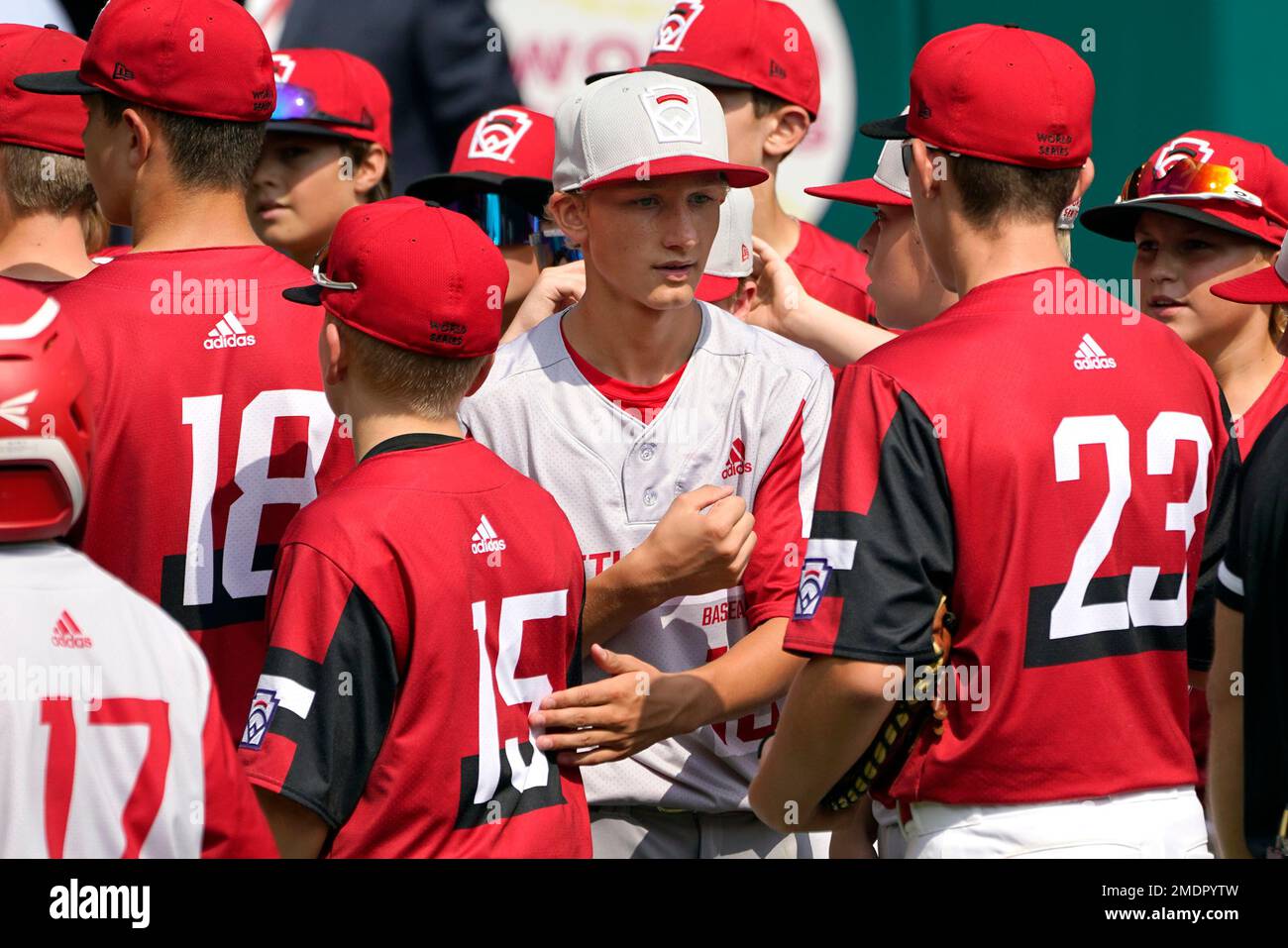 Sioux Falls, S.D.'s Gavin Weir congratulates Hamilton, Ohio's Tyler ...