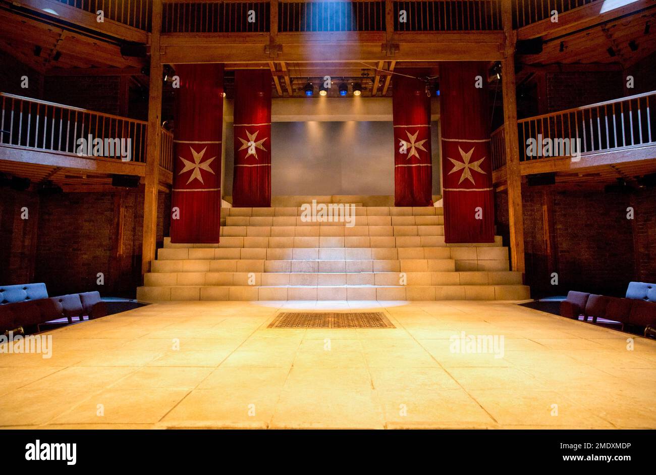 Thrust stage -Fotos und -Bildmaterial in hoher Auflösung – Alamy