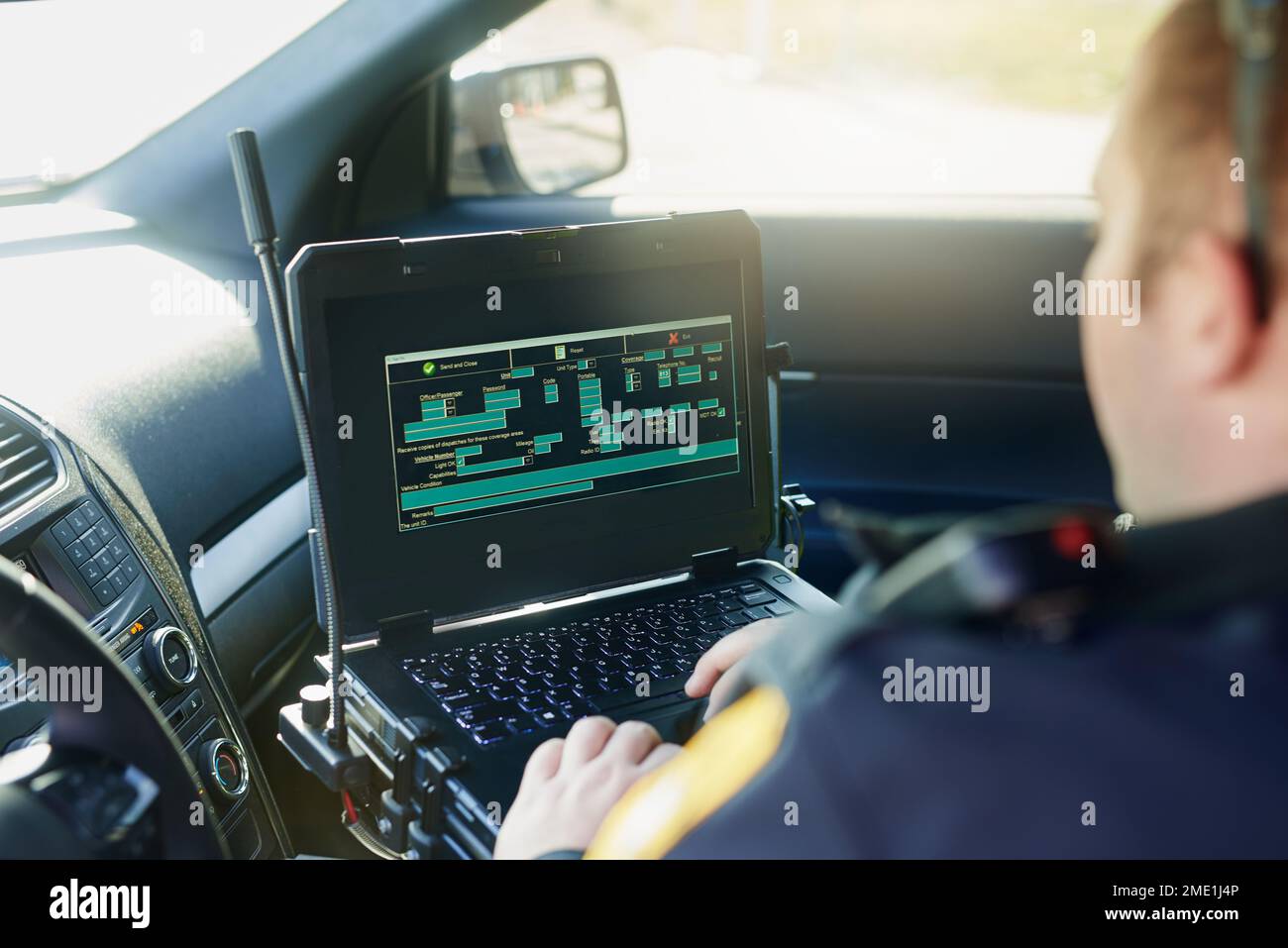 Männliche polizei -Fotos und -Bildmaterial in hoher Auflösung – Alamy