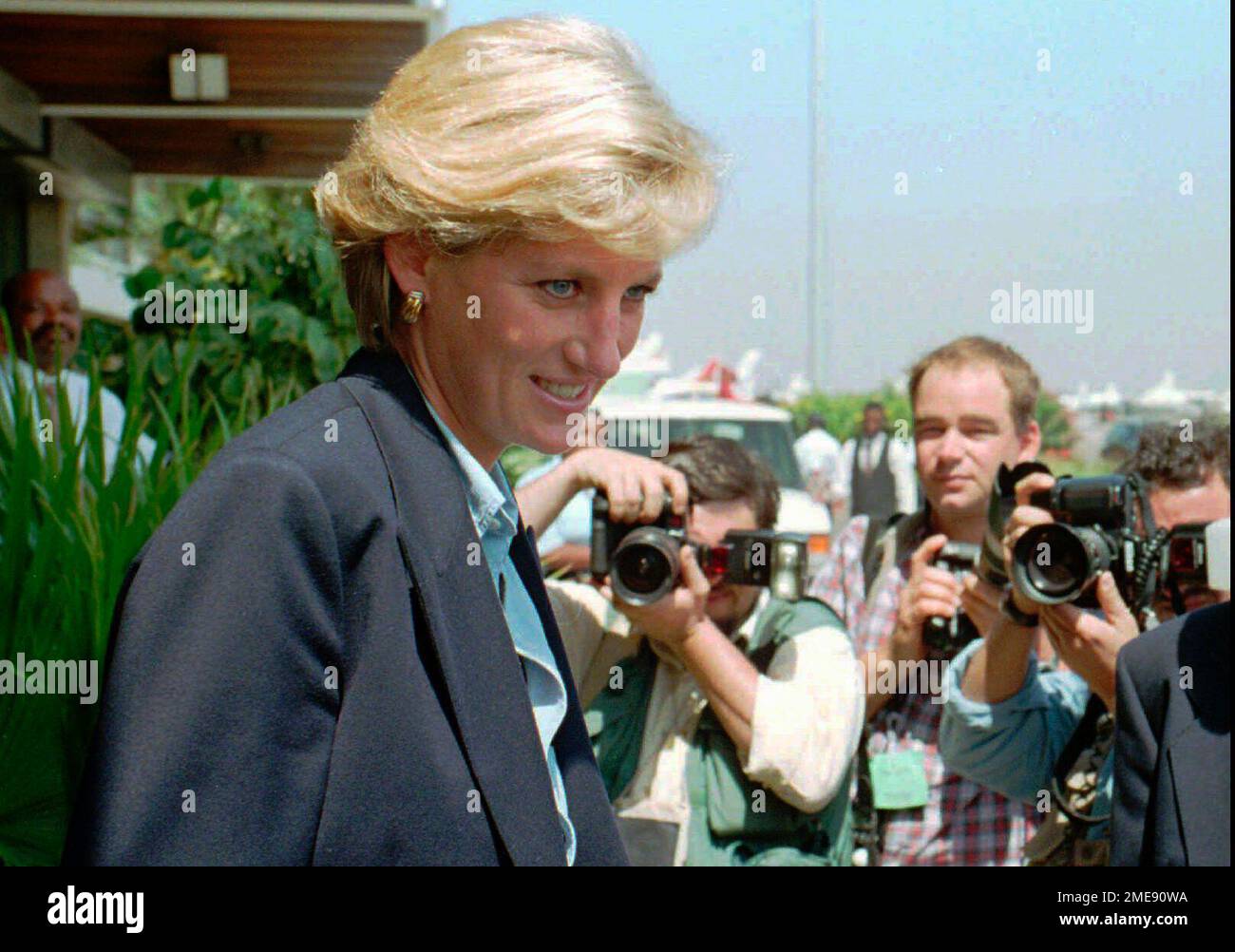 CORRECTING YEAR TO 1997 - FILE - In this Thursday, Jan. 16, 1997 file ...