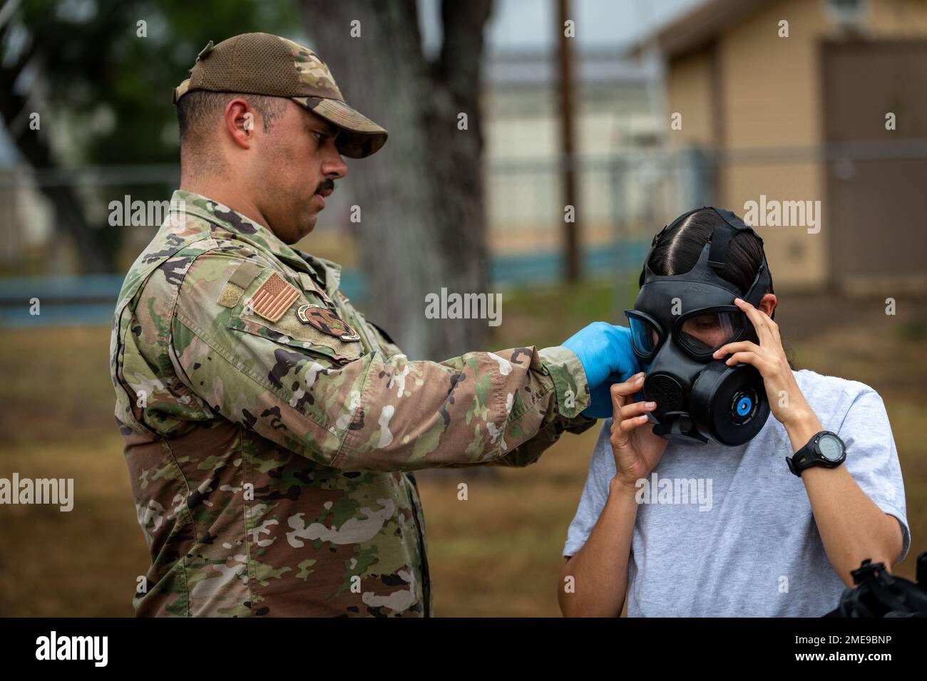 SSGT. Kent Hunter, Notfalllehrer für das 319. Trainingsgeschwader ...