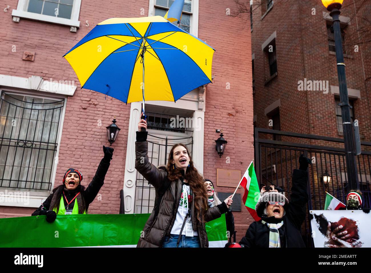 Washington, DC, USA. 21. Januar 2023. Demonstranten außerhalb der ...