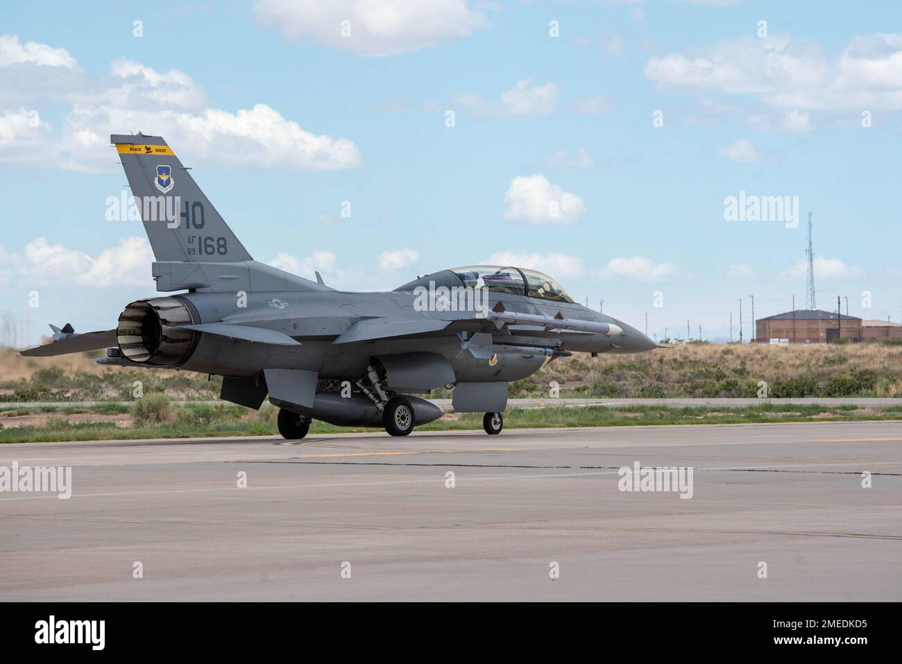 Oberst Justin Spears, 49. Wing Commander und Major Michael McCann, 8 ...