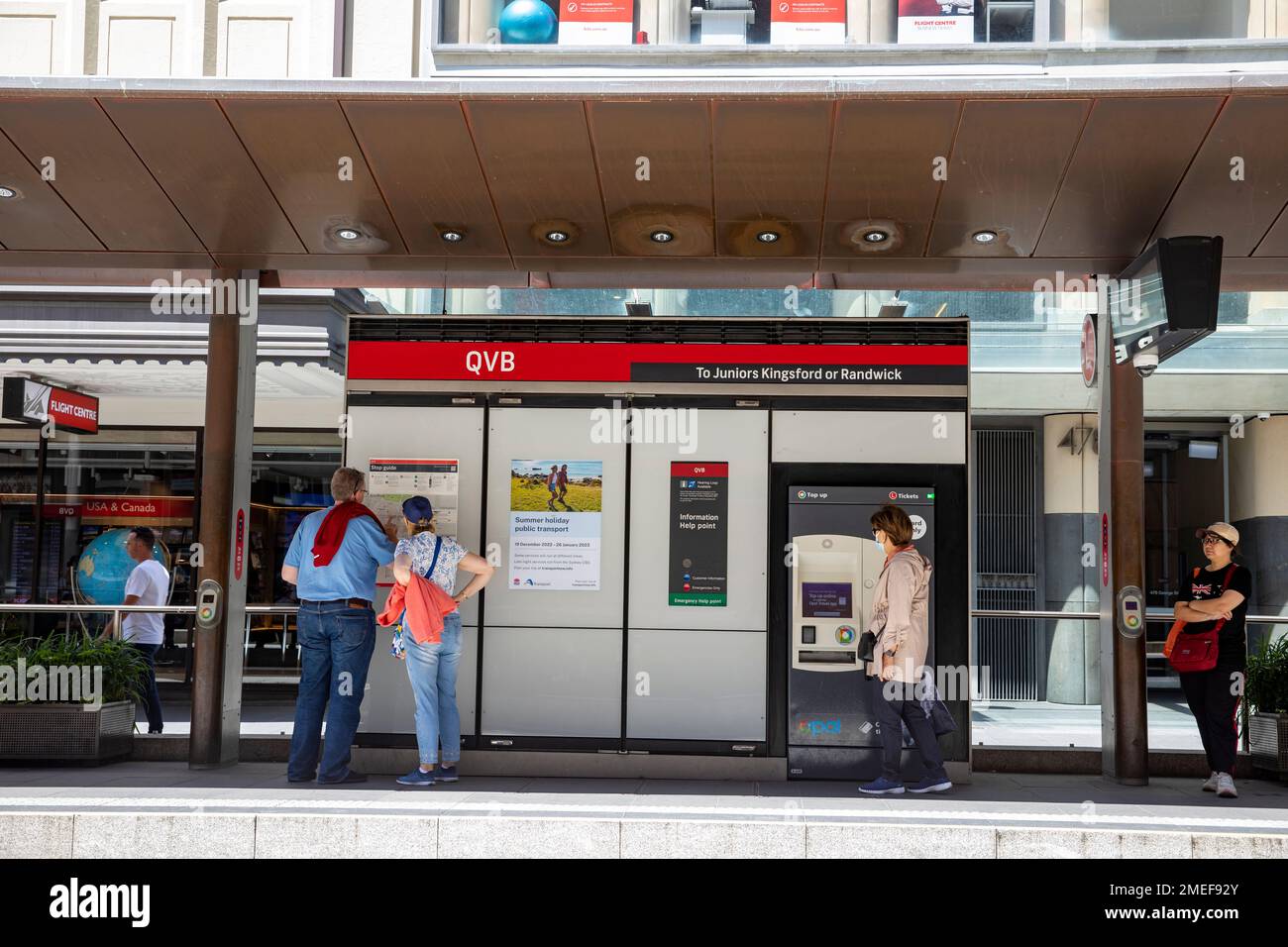 Qvb stadtbahnhaltestelle -Fotos und -Bildmaterial in hoher Auflösung ...