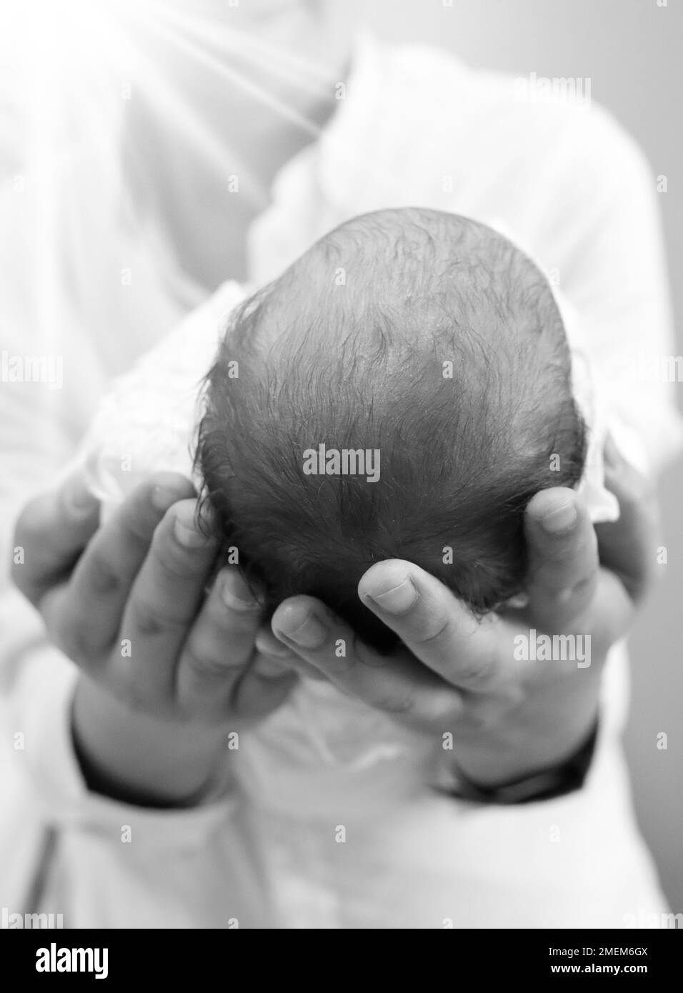 Schlafender nachwuchs Schwarzweiß-Stockfotos und -bilder - Alamy