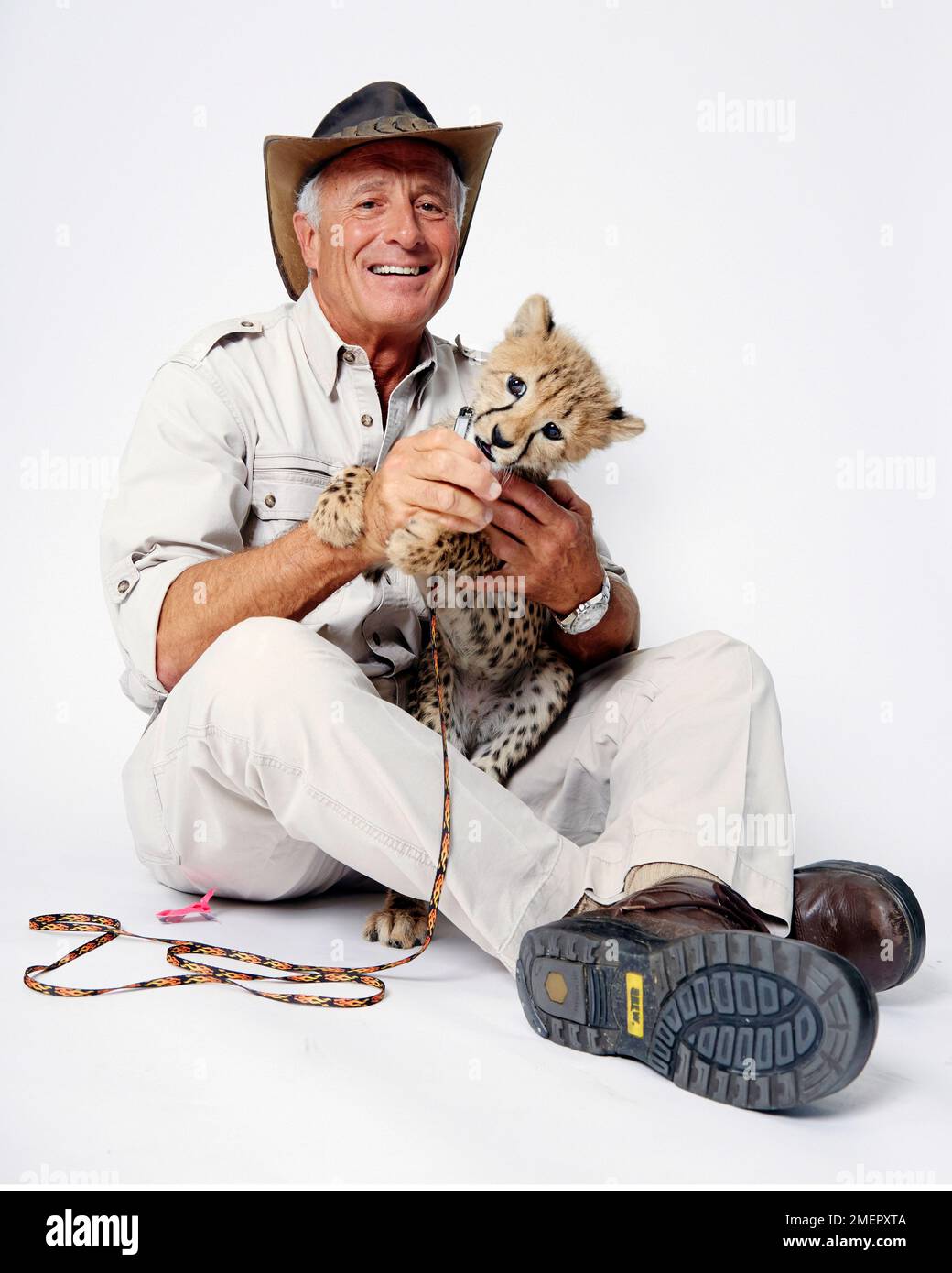 FILE - Wildlife advocate Jack Hanna poses for a portrait with a cheetah ...