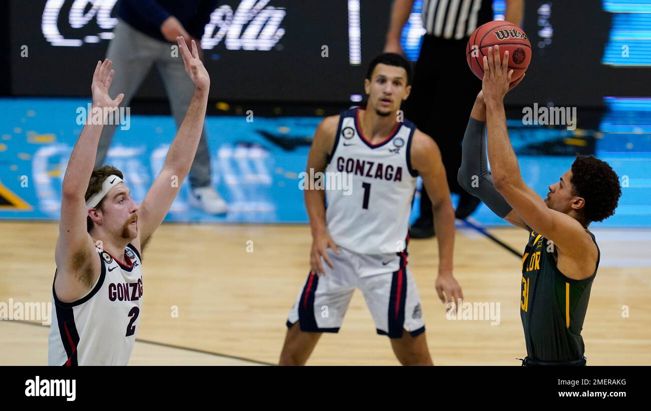 Baylor guard MaCio Teague, right, shoots over Gonzaga forward Drew ...