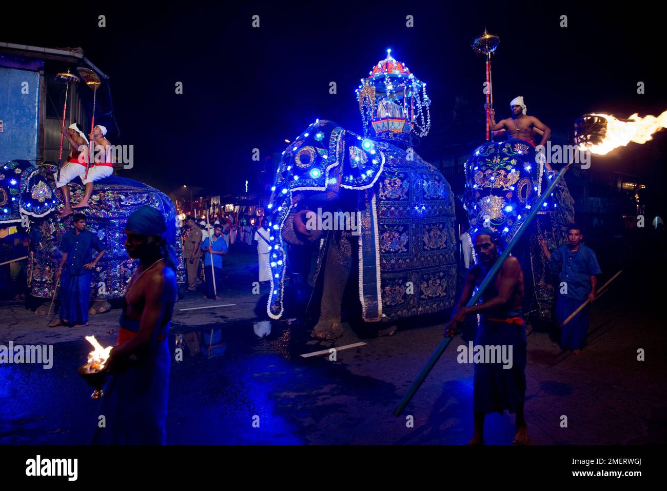 Kandy esala perahera festival -Fotos und -Bildmaterial in hoher ...