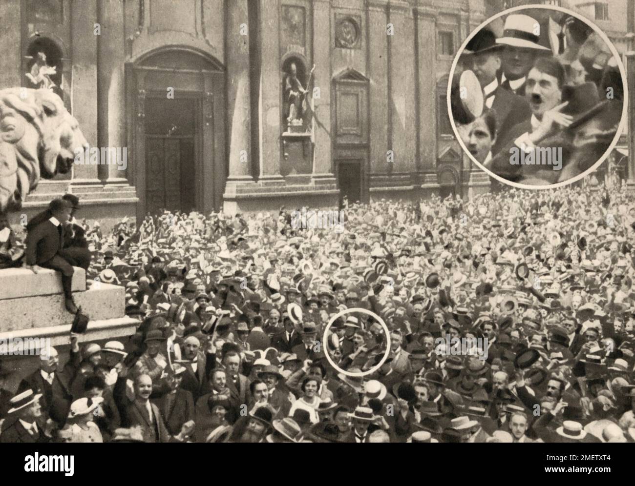 2. August 1914 Odeonsplatz München, Hitler in der Menge, Adolf Hitler (* 20. April 1889 in ...