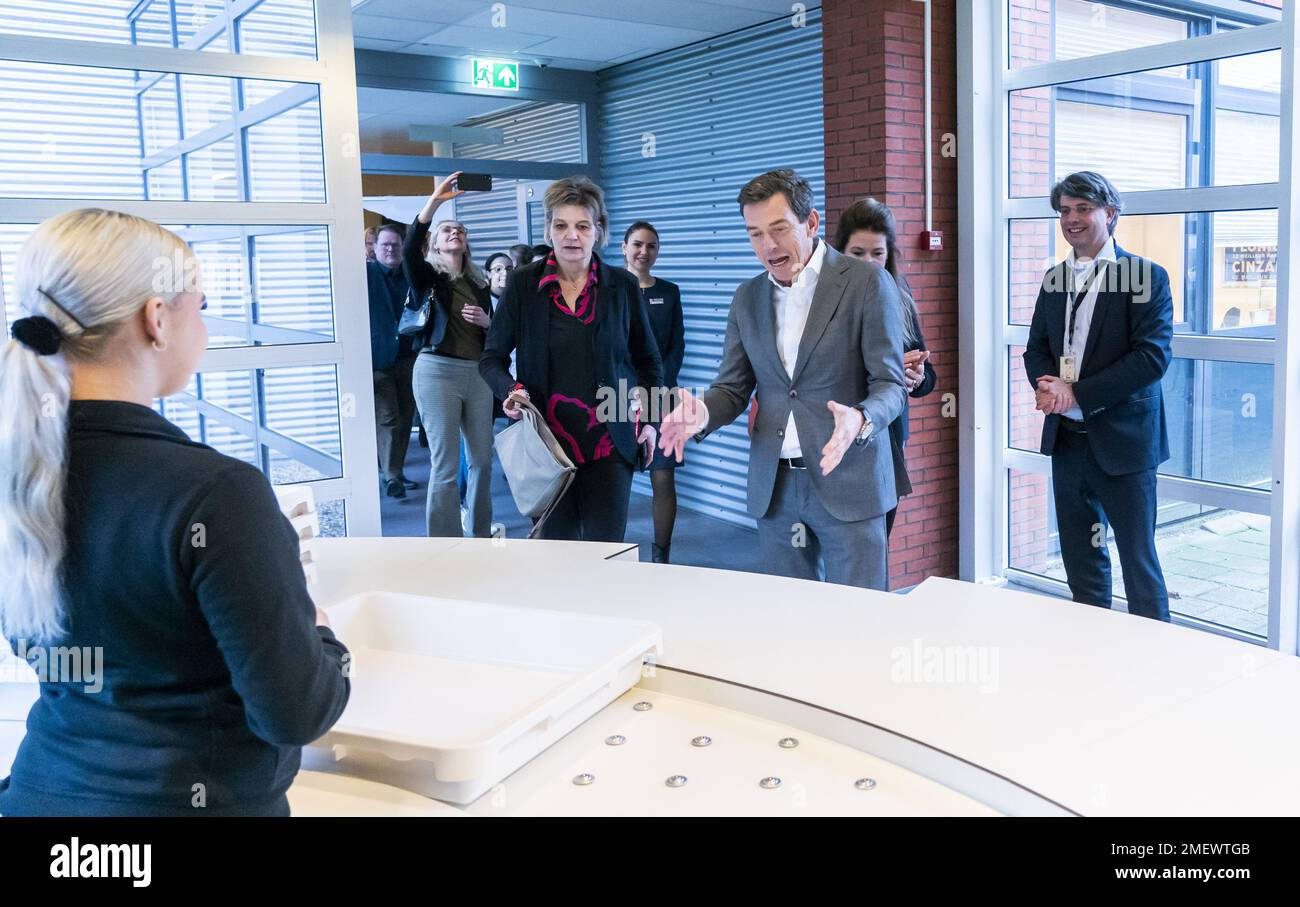 HOOFDDORP - CEO Ruud Sondag von Schiphol bei der Eröffnung einer ...