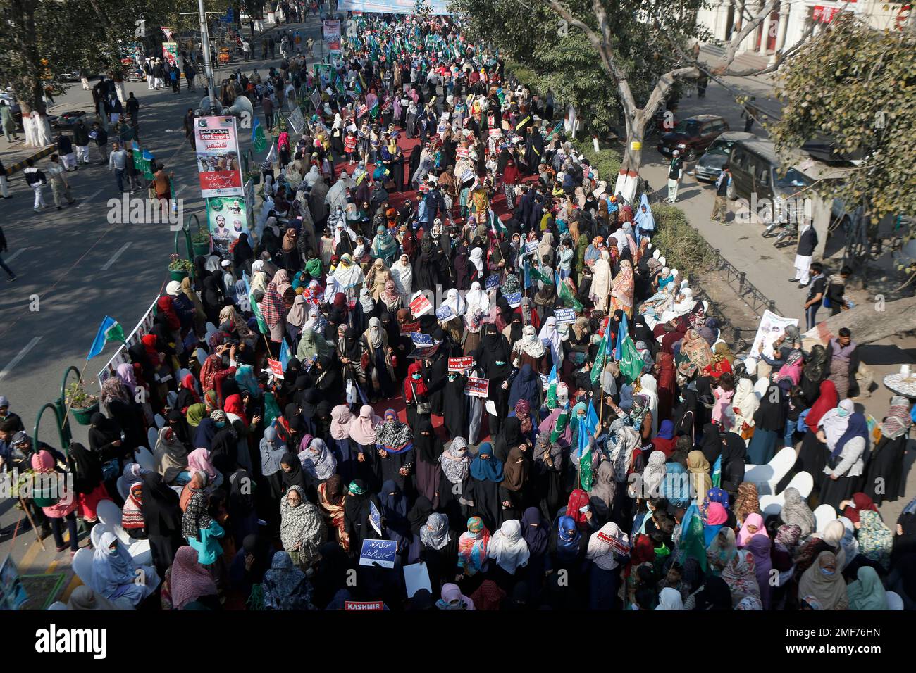 Supporters of the Pakistani religious group Jamaat-e-Islami participate ...