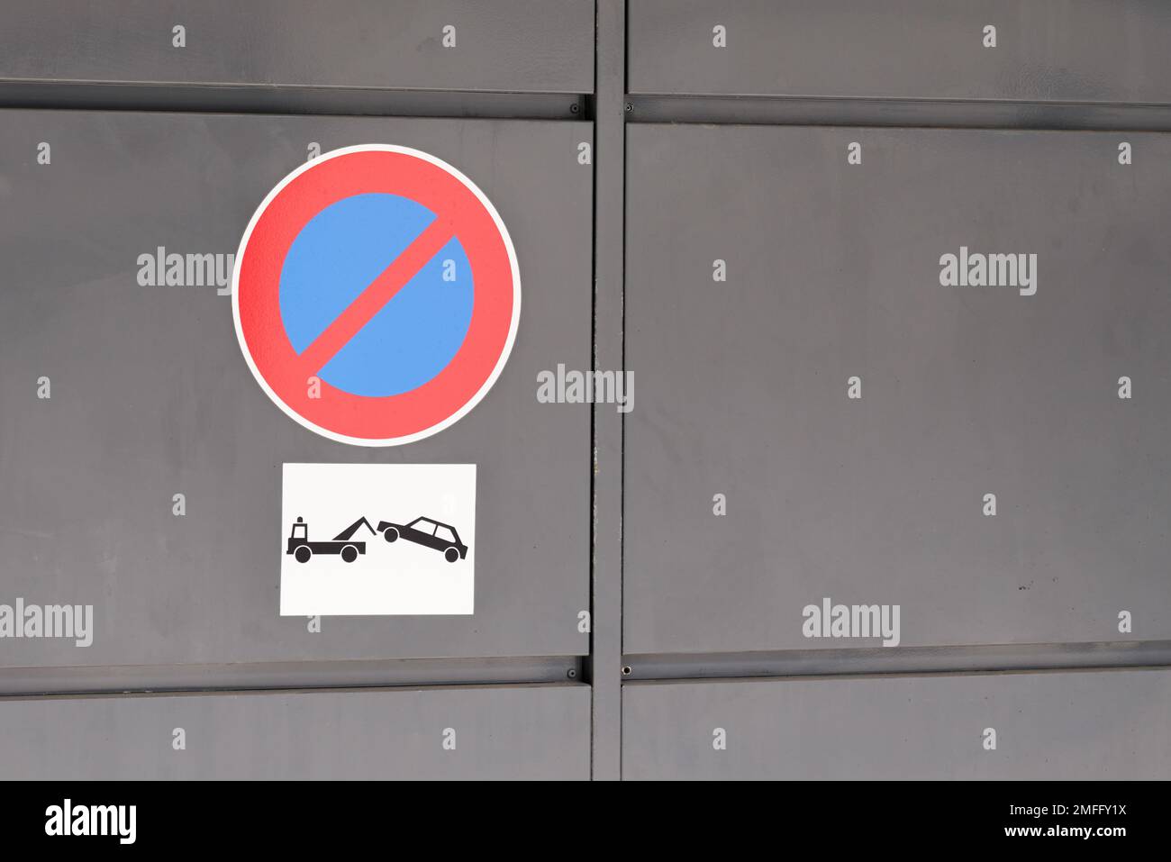 Tafel Fahrzeugschild Evakuierung französischer Text bedeutet Risiko ...