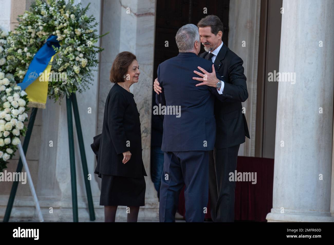 Athen, Griechenland. 16. Januar 2023 Kronprinz Pavlos begrüßt Kronprinz Alexander von ...