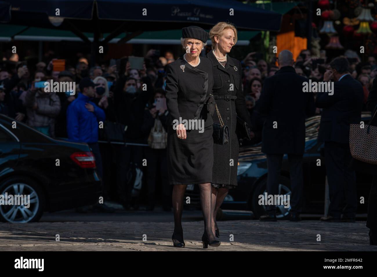 Athen, Griechenland. 16. Januar 2023 Prinzessin Benedikte von Dänemark und ihre Tochter ...